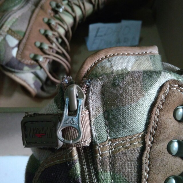 Magnum boots multicam, Fesyen Pria, Sepatu di Carousell