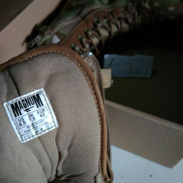 Magnum boots multicam, Fesyen Pria, Sepatu di Carousell