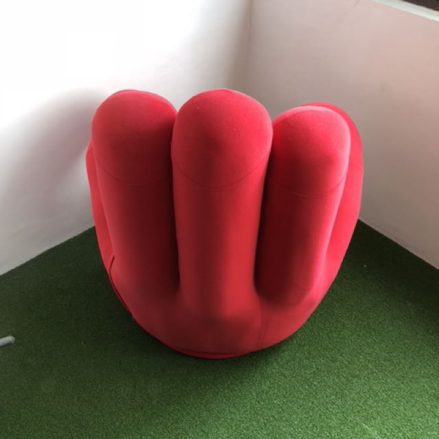 FINGER CHAIR, Furniture & Home Living, Furniture, Chairs on Carousell