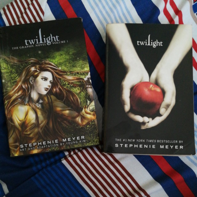 Twilight Graphic Novel + Twilight novel, Hobbies & Toys, Books ...