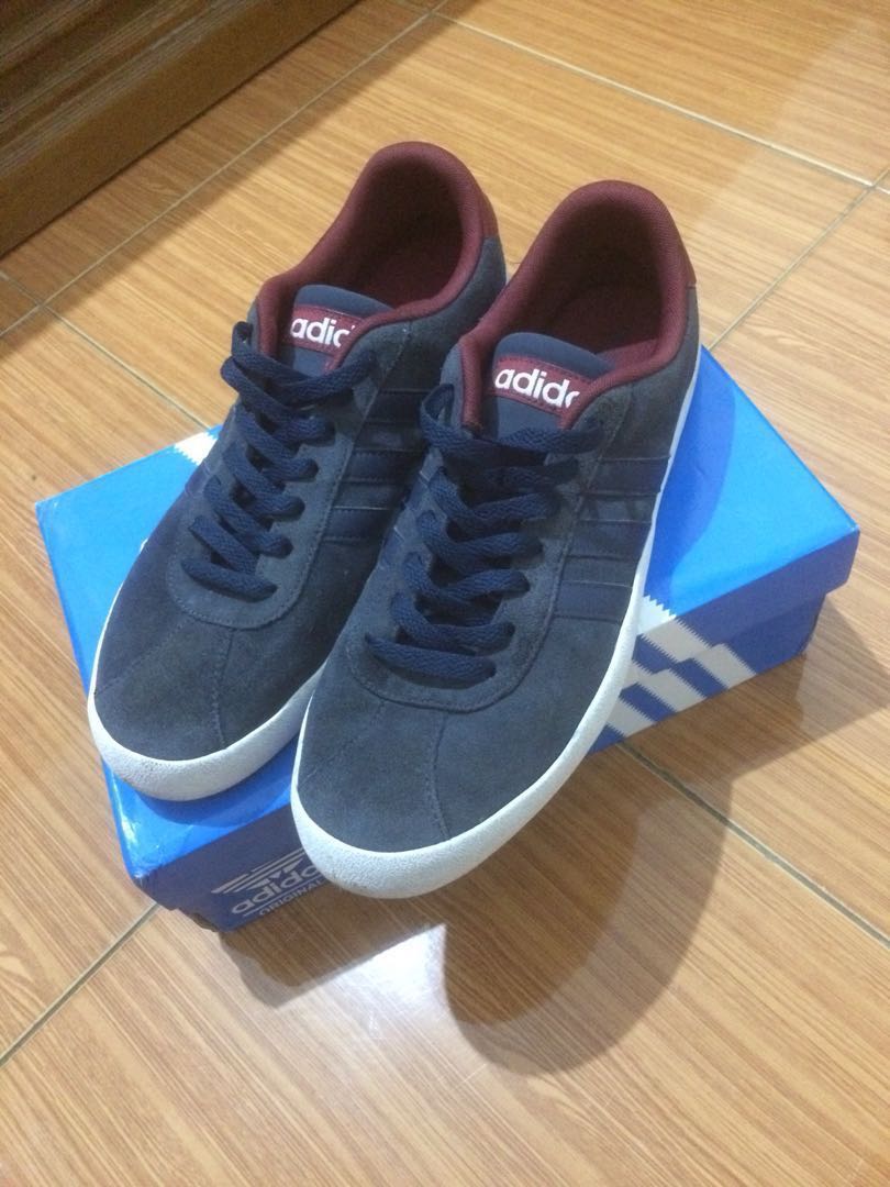 Sepatu Adidas Neo Navy Red Original, Fesyen Pria, Sepatu di Carousell