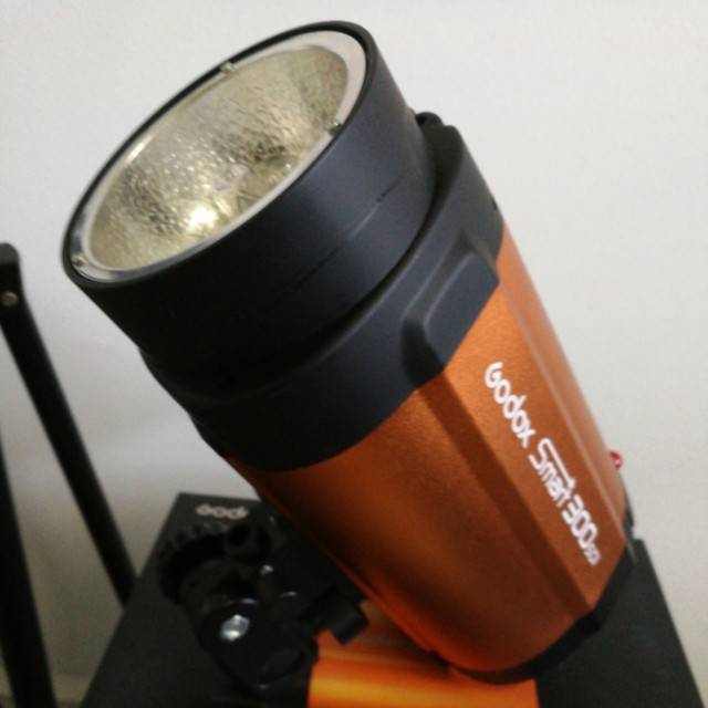 Godox Smart 300SDI Studio Lighting Set (3 Strobe Lights), Photography ...