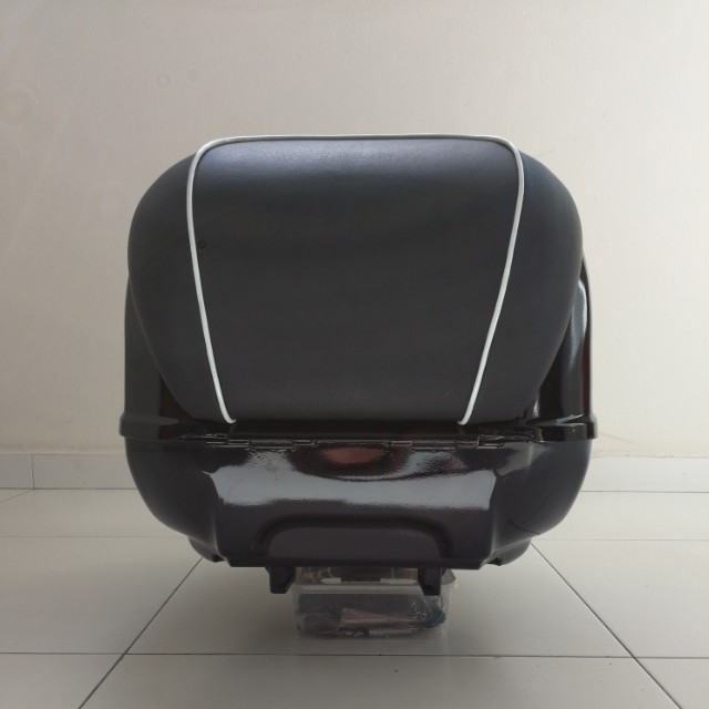 VESPA GTS Super GTV 42L Top Box, Motorcycles, Motorcycle Accessories on ...