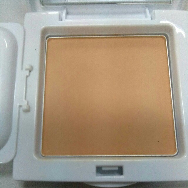 Celeteque Dual CC Matte Powder, Beauty & Personal Care, Face, Face Care ...