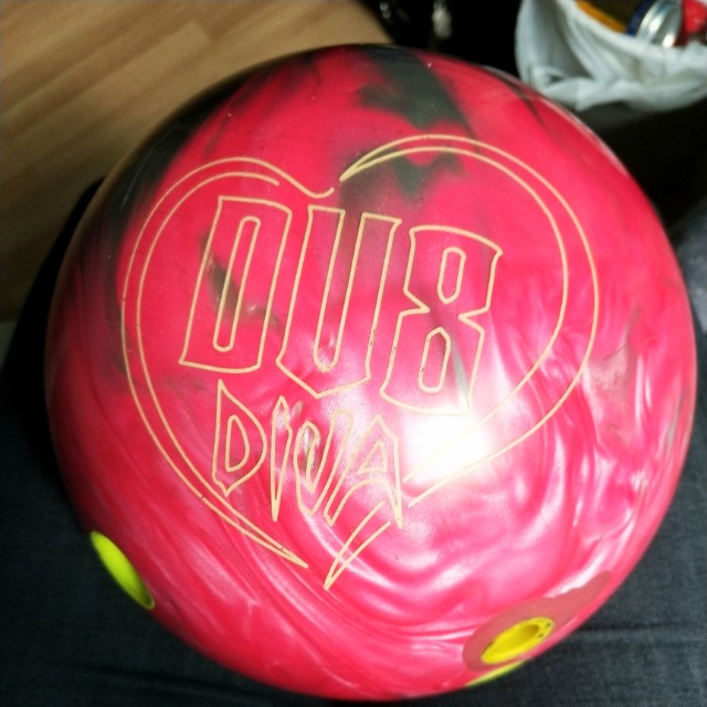 DV8 Diva Bowling Ball 13 pounds, Sports Equipment, Sports & Games ...