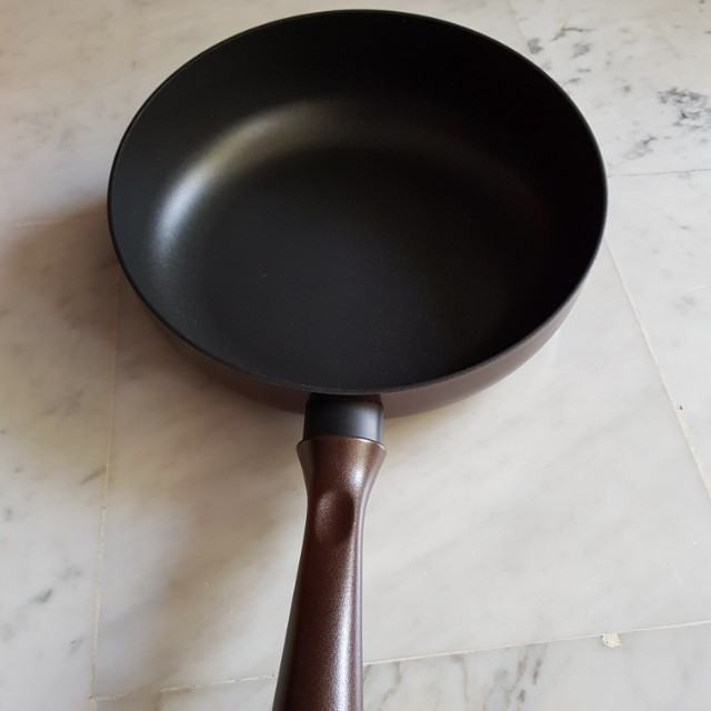 Pyrex Flashpan ( Made in Italy), TV & Home Appliances, Kitchen ...