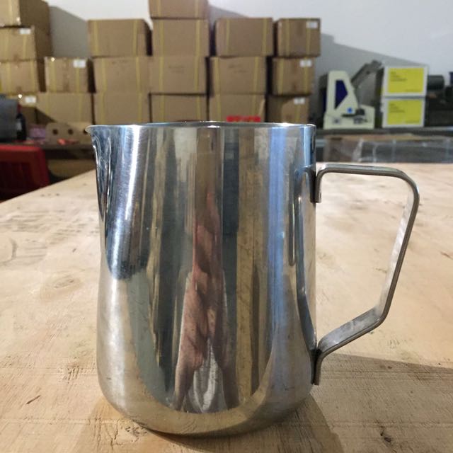 Rhino ware 20 oz stainless steel pitcher, Home Appliances on Carousell