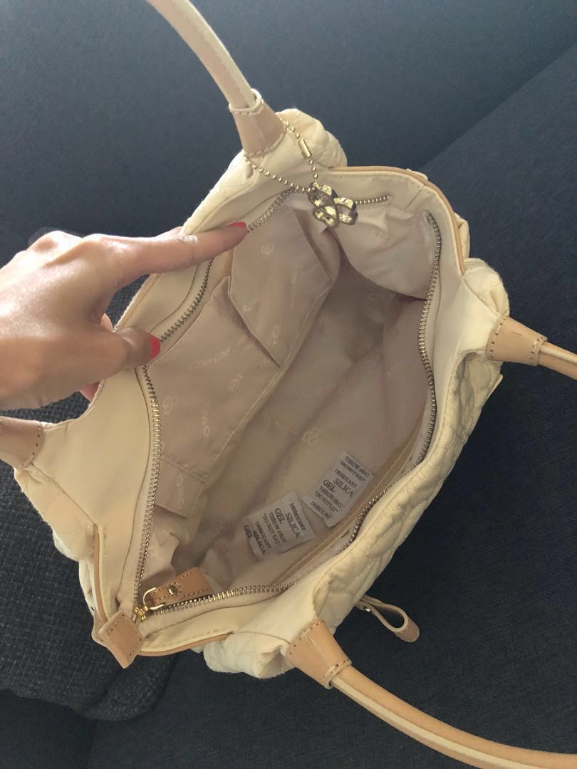 Che Che Shoulder Bag, Women's Fashion, Bags & Wallets, Shoulder Bags on ...