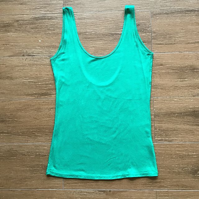 Emerald green low back tank, Women's Fashion, Tops, Sleeveless on Carousell