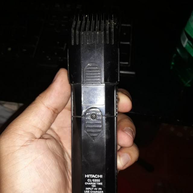 Hitachi Razor with Charger, Computers & Tech, Parts & Accessories ...