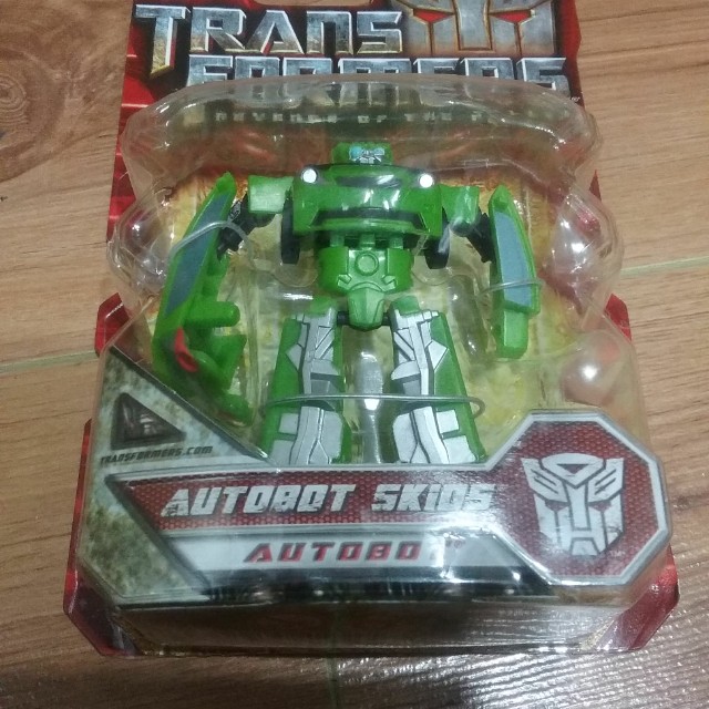 Transformers ROTF Legends Class Autobot Skids, Hobbies & Toys, Toys ...
