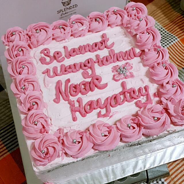 Halal Cake, Food & Drinks, Homemade Bakes on Carousell