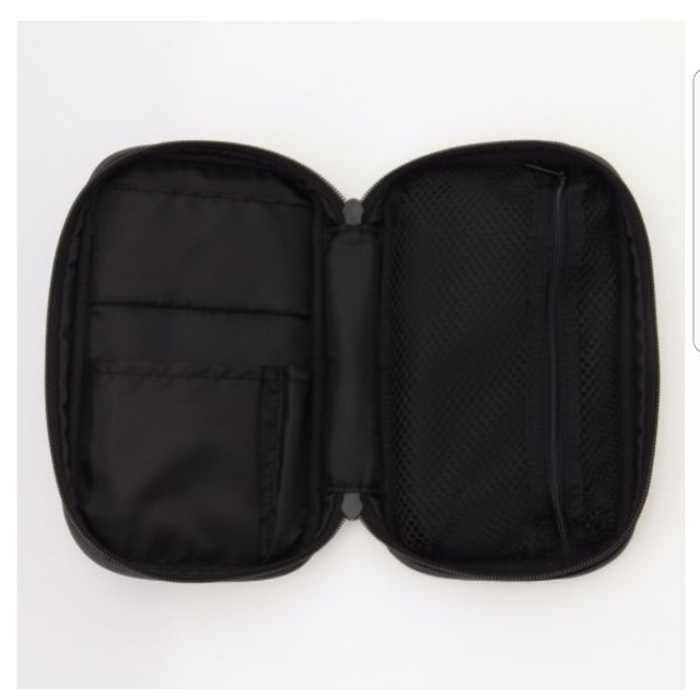 MUJI NYLON MAKEUP POUCH BOOK TYPE, Women's Fashion, Jewelry ...