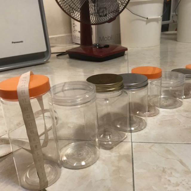 Plastic container, Design & Craft, Craft Supplies & Tools on Carousell