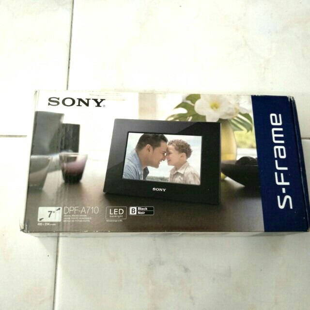 Sony Digital Photo S-frame, Furniture & Home Living, Home Decor, Frames ...
