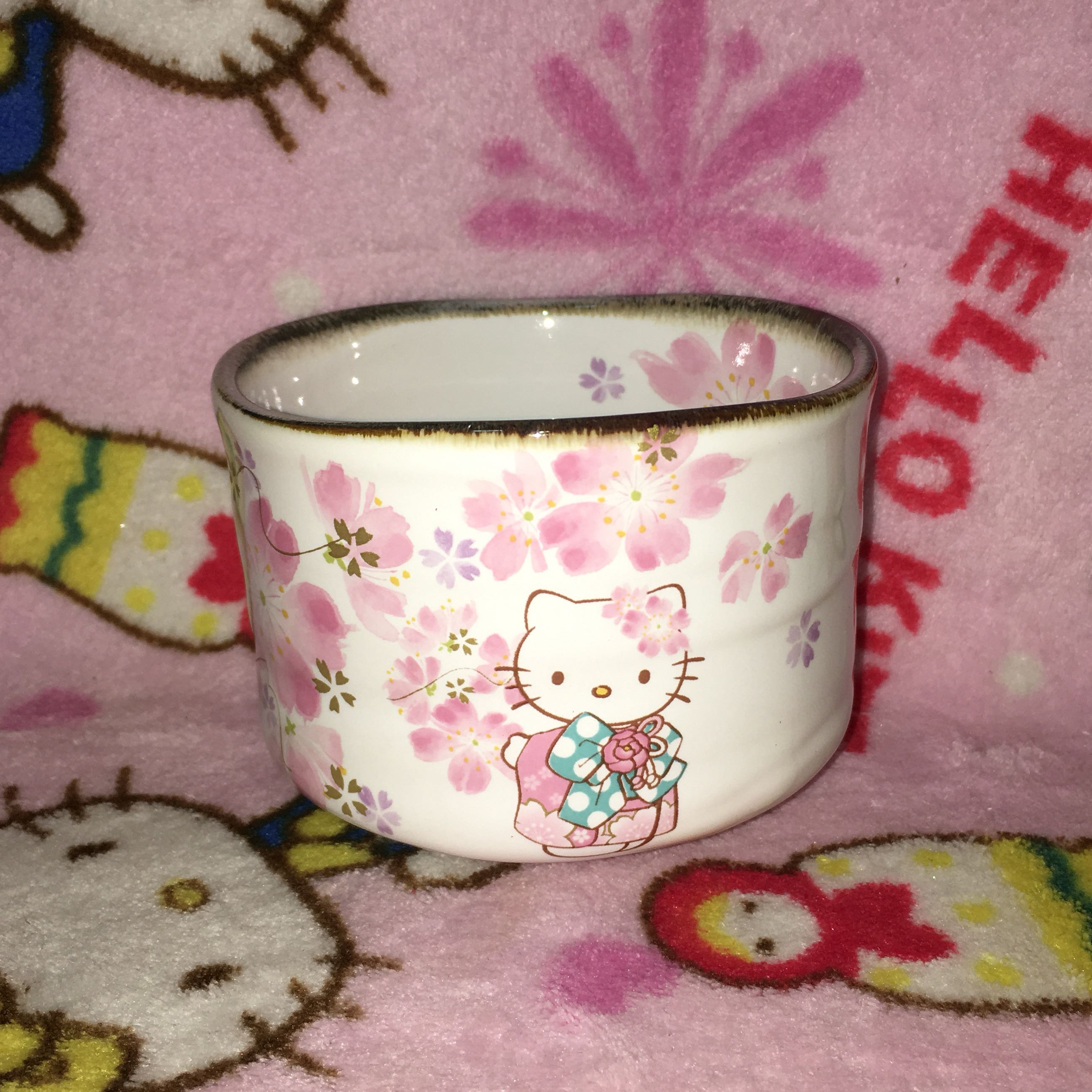 Hello Kitty Ceramic Matcha Bowl, TV & Home Appliances, Kitchen ...