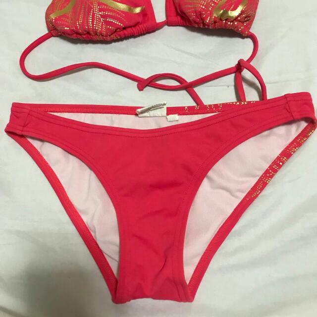 Roxy Red Bikini, Women's Fashion, Swimwear, Bikinis & Swimsuits on ...