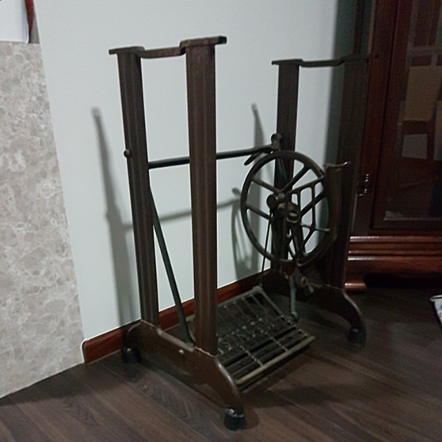 VINTAGE SINGER sewing machine stand, Furniture & Home Living, Home ...