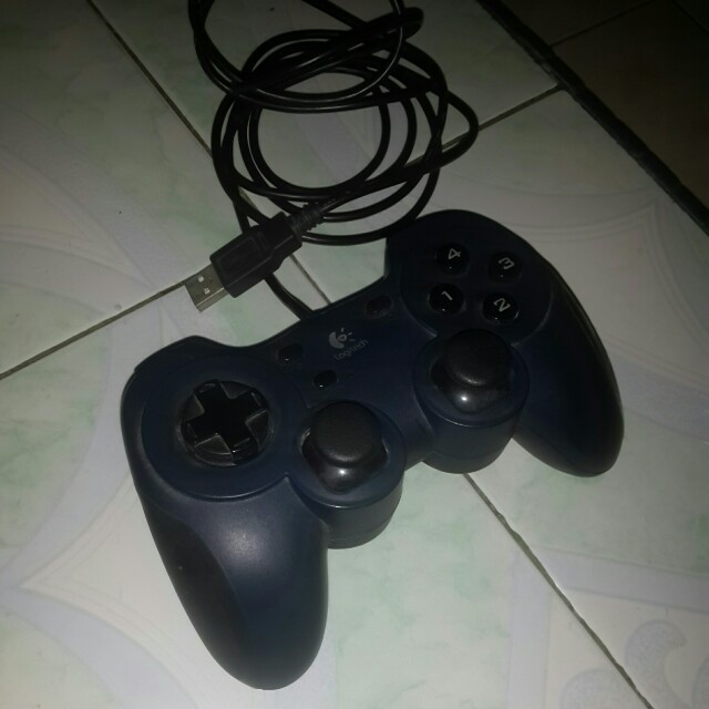 Logitech Dual Action PC game controller, Video Gaming, Gaming ...