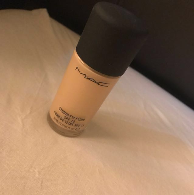 MAC SPF Studio Fix liquid foundation NC15, Beauty & Personal Care, Face ...