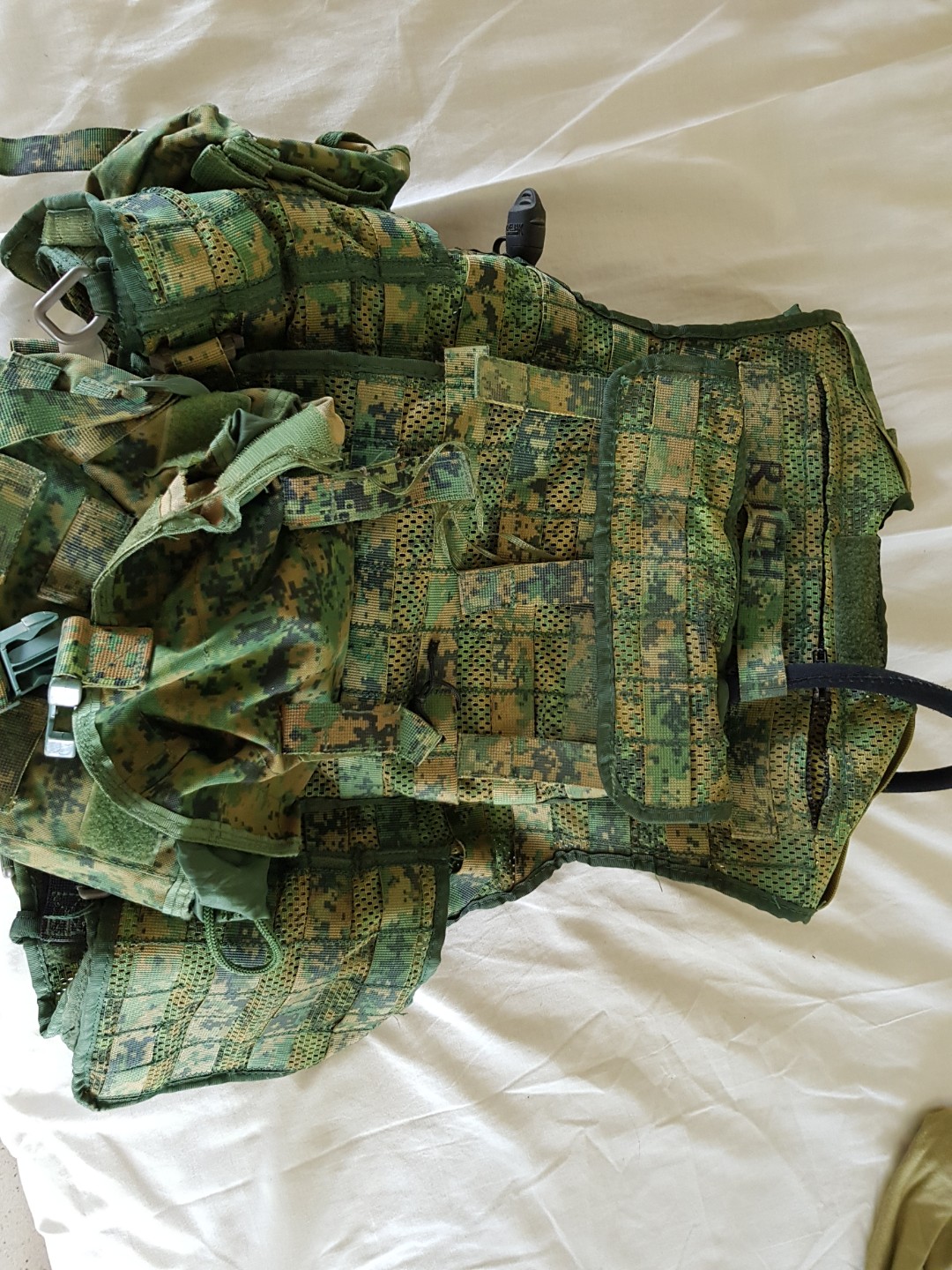 ILBV military vest, Everything Else on Carousell