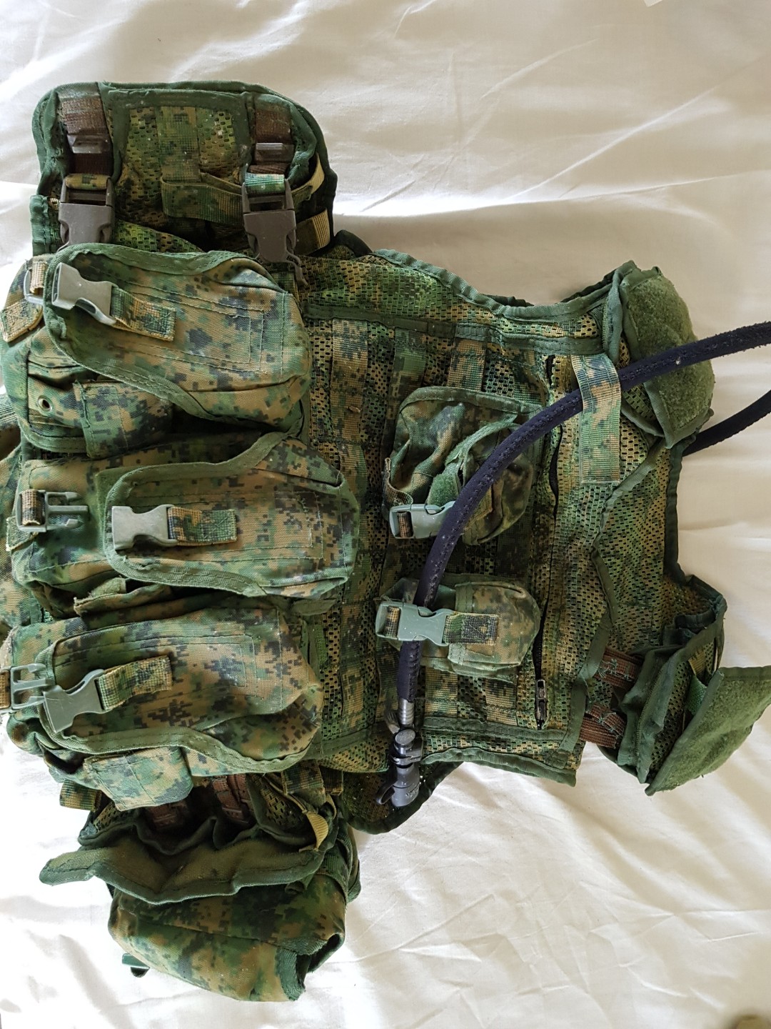 ILBV military vest, Everything Else on Carousell