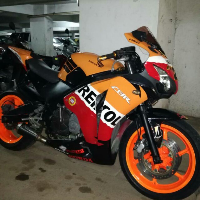 Moto kesayangan Honda CBR 600cc tahun 94/96 untuk dilepaskan...Boleh ...