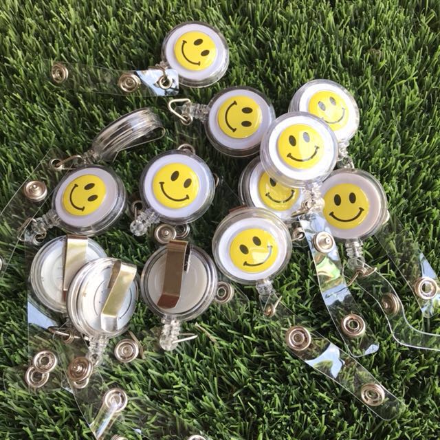 Retractable clip, roller clip, Everything Else on Carousell