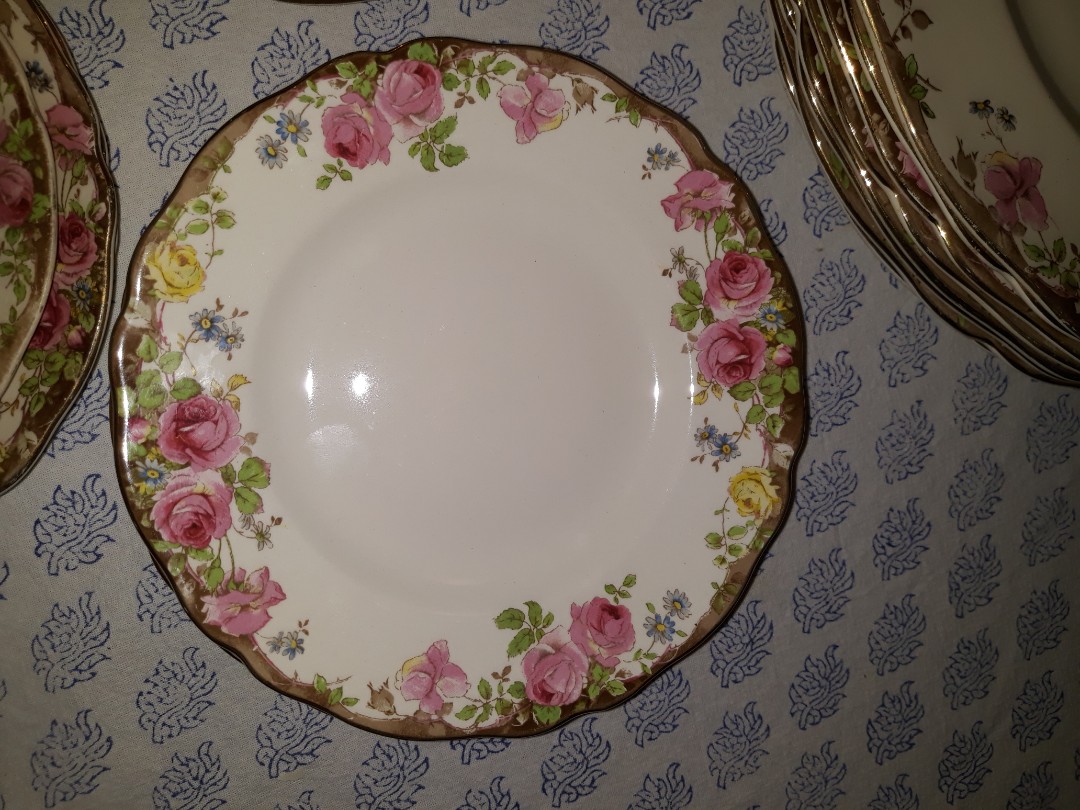 Royal Doulton English Rose Dinner Service, Furniture & Home Living ...