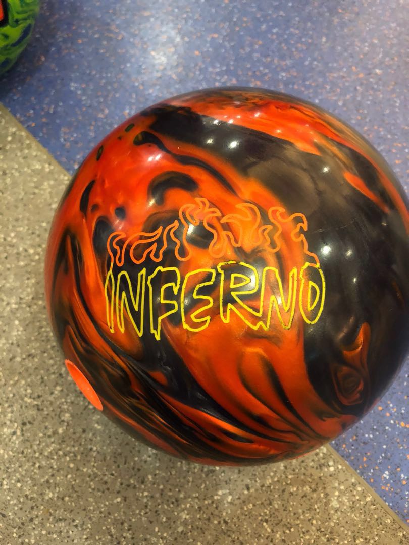 Brunswick Inferno vintage 15 lbs first drill, Sports Equipment, Sports ...