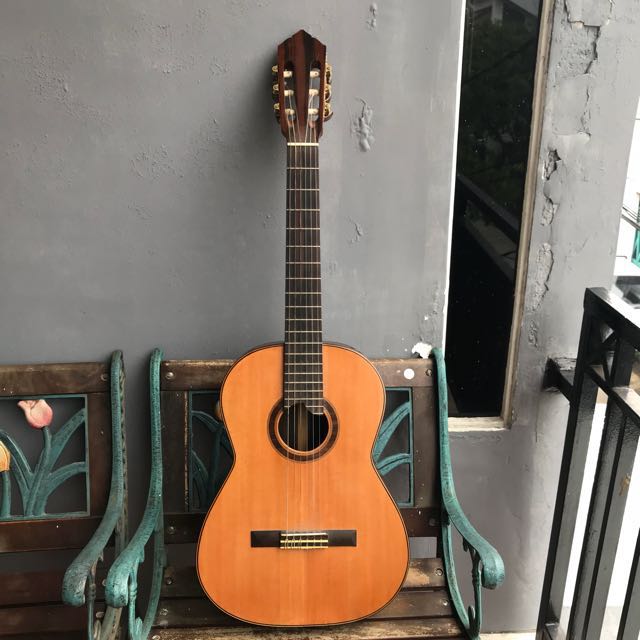 Gitar Klasik Full Solid Kayu, Musik & Media, Alat di Carousell