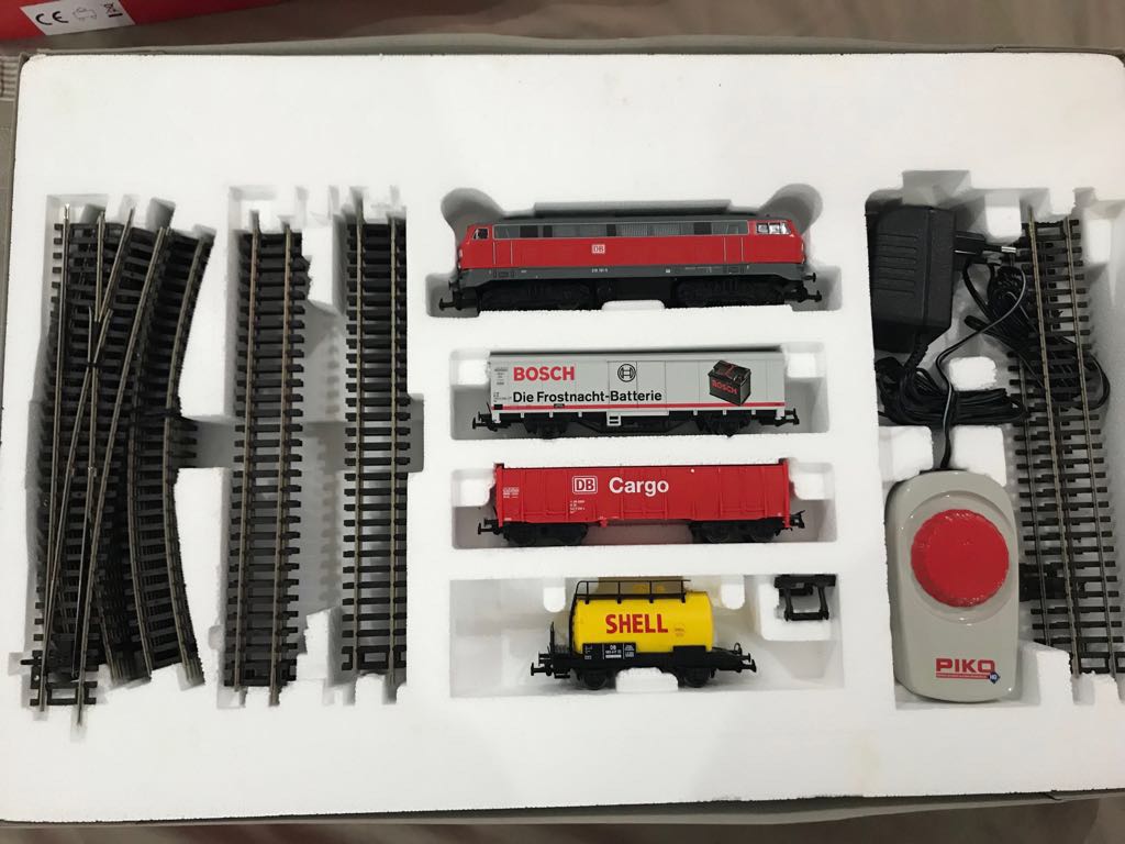 Model Train PiKo OBB Cargo starter set, Hobbies & Toys, Toys & Games on ...