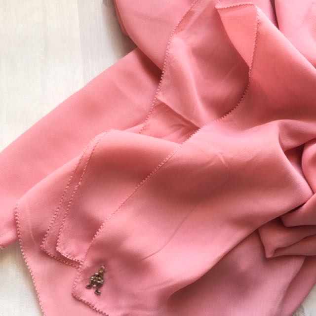 DUCK original, Women's Fashion, Muslimah Fashion, Hijabs on Carousell