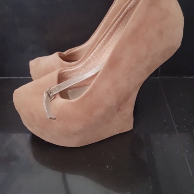 Invisible Heels, Fesyen Wanita, Sepatu di Carousell