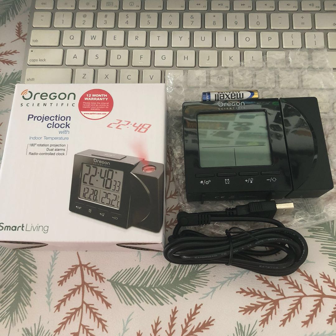 Oregon scientific projection clock RM512P, Everything Else on Carousell