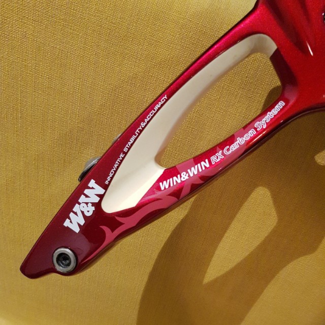 WIN & WIN RH 25" Inno RX Carbon Bow Riser, Sports Equipment, Bicycles ...