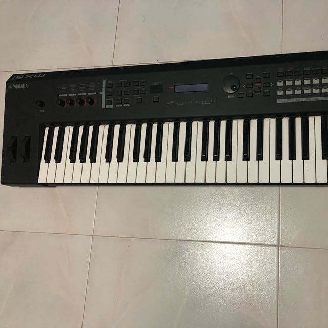 YAMAHA MX61, Hobbies & Toys, Music & Media, Musical Instruments on ...