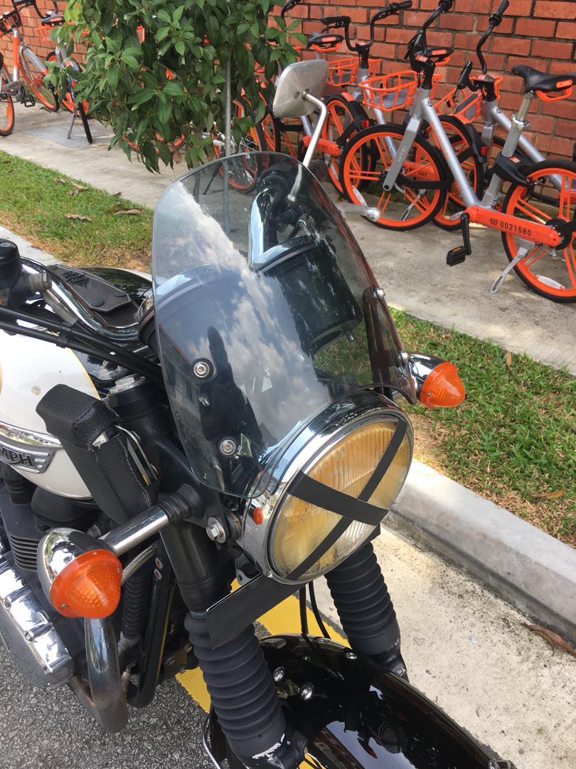 Triumph Bonneville/Thruxton DART fly screen , Motorcycles, Motorcycle ...