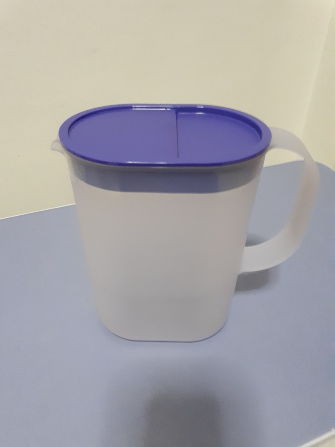 Tupperware Pitcher, TV & Home Appliances, Kitchen Appliances, Water ...