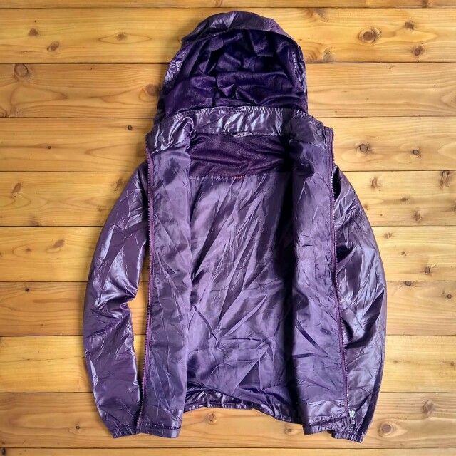 Uniqlo Running Jacket, Fesyen Pria, Pakaian di Carousell