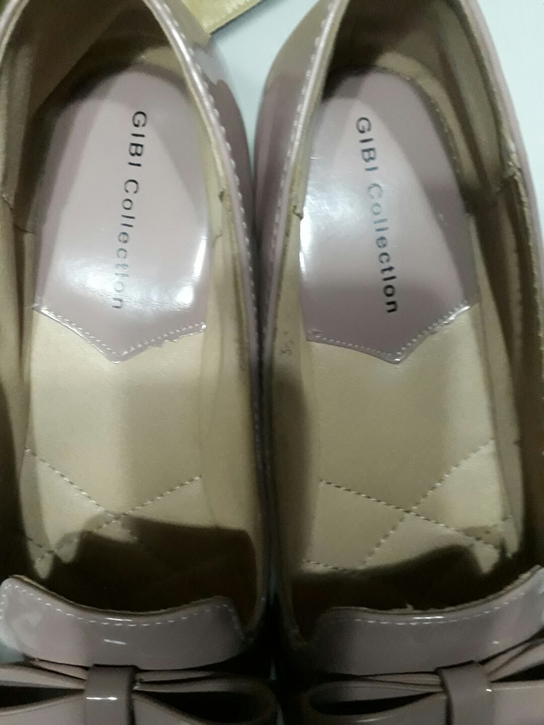 Gibi shoes, Women's Fashion, Footwear, Sneakers on Carousell