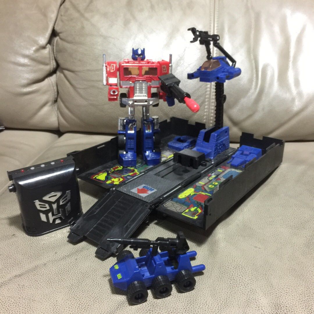 G2 Optimus Prime with Trailer and Talking voice box, Hobbies & Toys ...