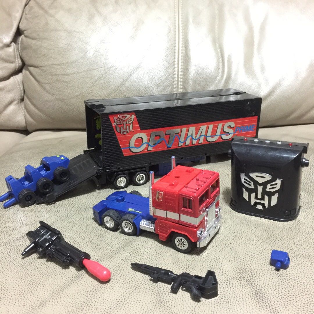 G2 Optimus Prime with Trailer and Talking voice box, Hobbies & Toys ...