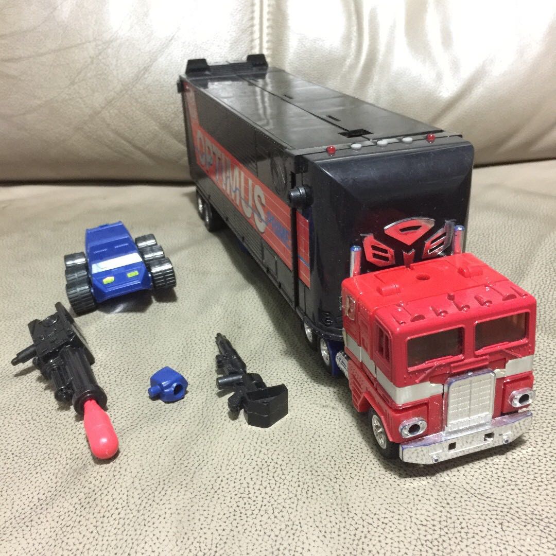 G2 Optimus Prime with Trailer and Talking voice box, Hobbies & Toys ...
