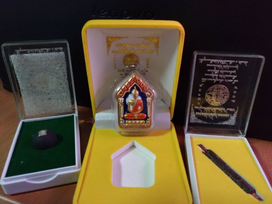 Khun Paen Saeng Rak (Thai amulet), Hobbies & Toys, Memorabilia ...