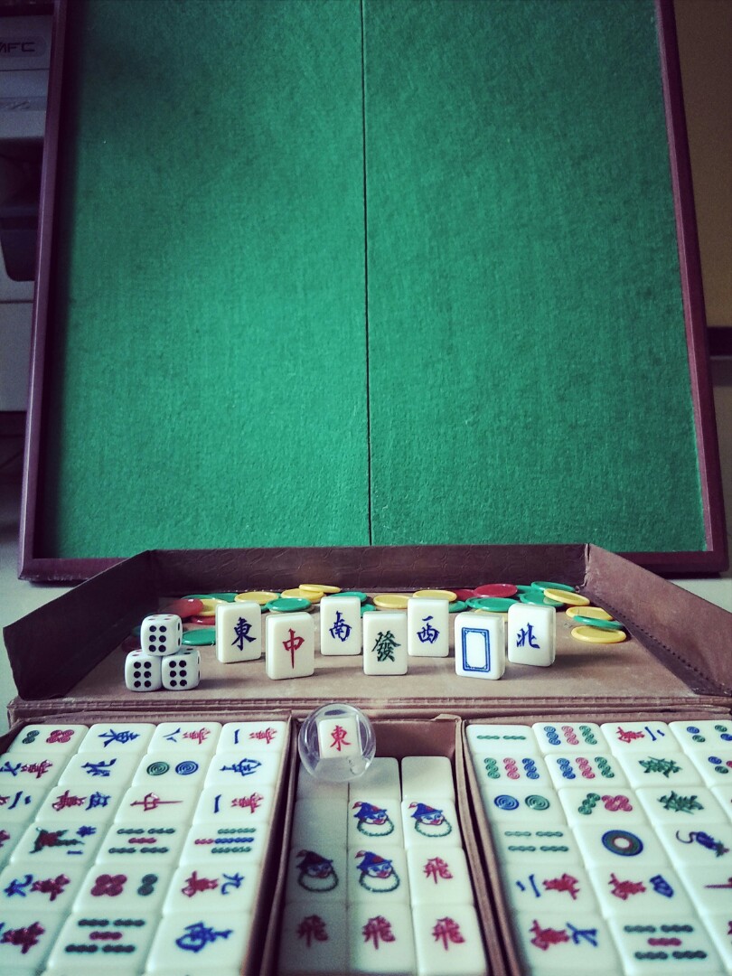 Mini Mahjong set with table (animal tiles included), Hobbies & Toys ...