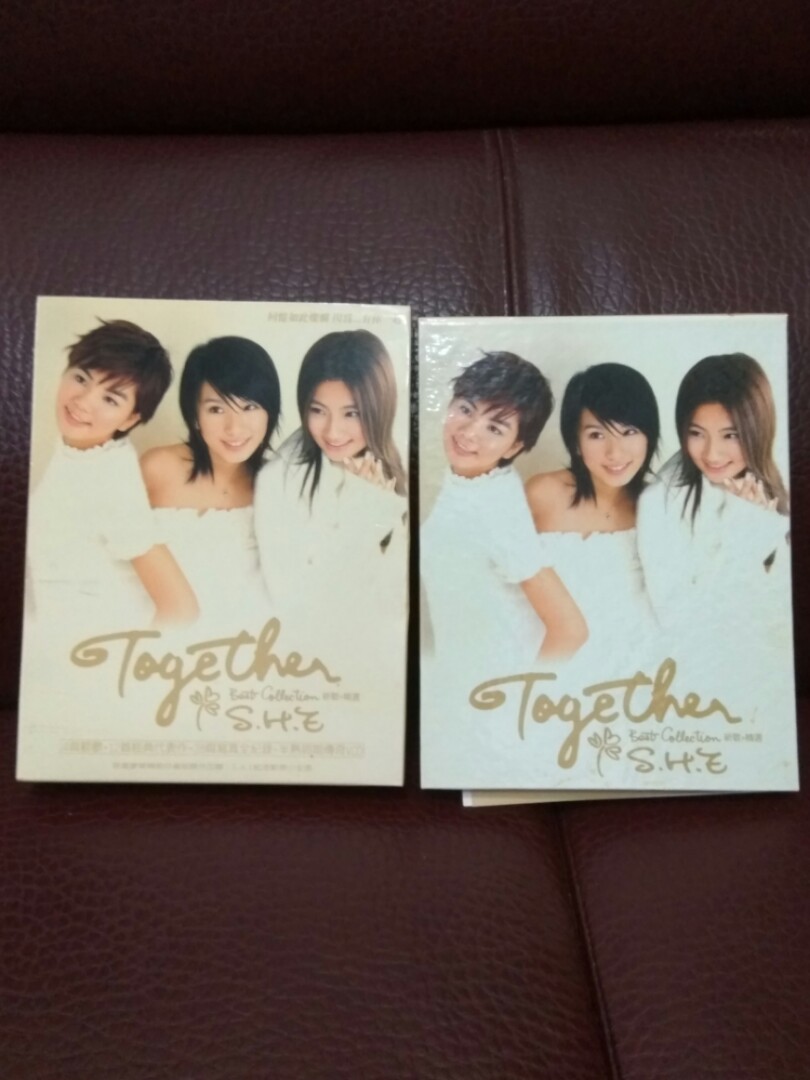 S.H.E 專輯Together 新曲+精選，CD&VCD&寫真小冊子, 興趣及遊戲, 音樂、樂器 & 配件, 音樂與媒體 - CD 及 DVD - Carousell
