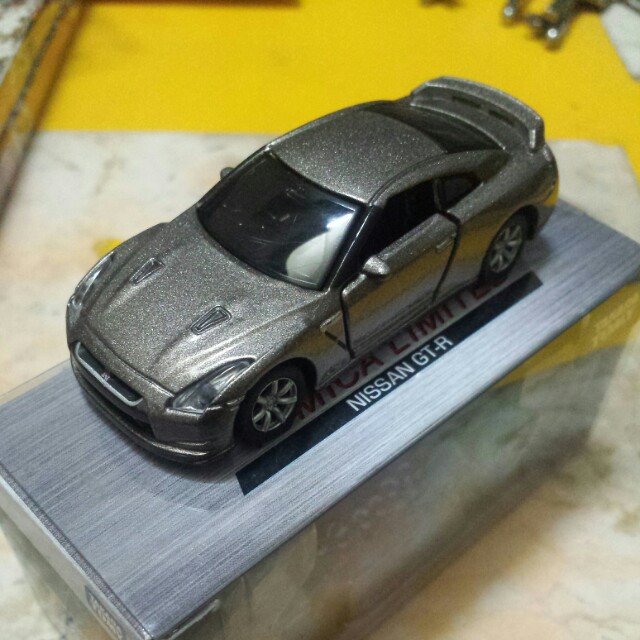 Tomica Limited Nissan GTR R35, Hobbies & Toys, Toys & Games on Carousell
