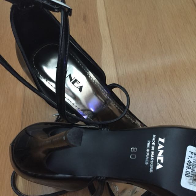 Zanea Sandals, Women's Fashion, Footwear, Flats & Sandals on Carousell