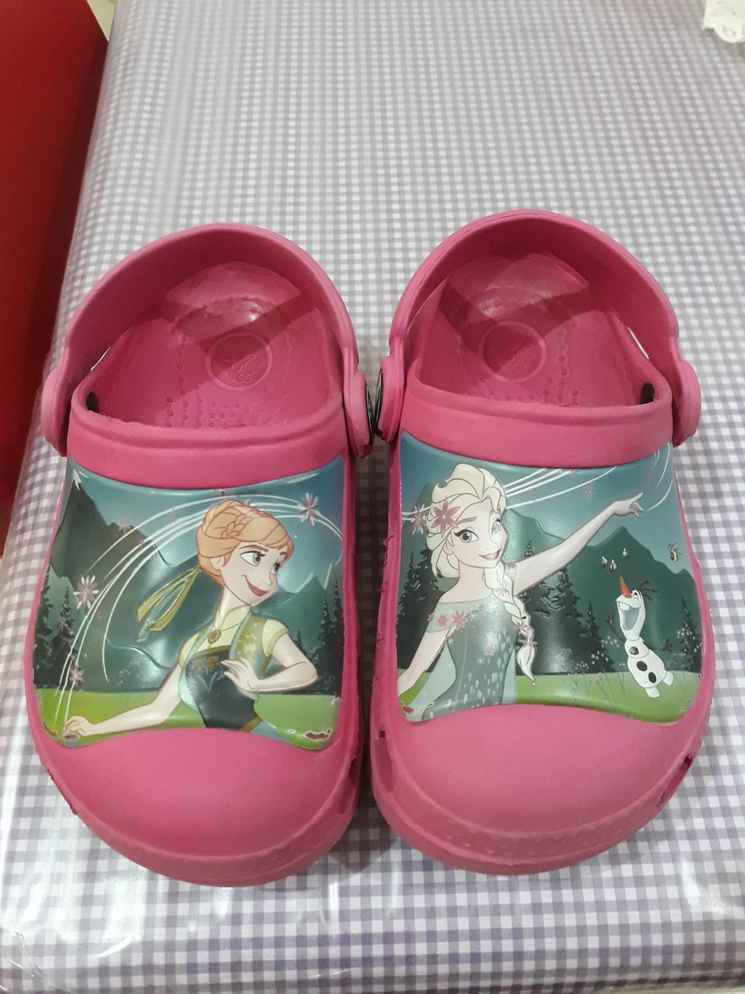 Crocs Frozen, Bayi & Anak, Baju Anak Perempuan di Carousell